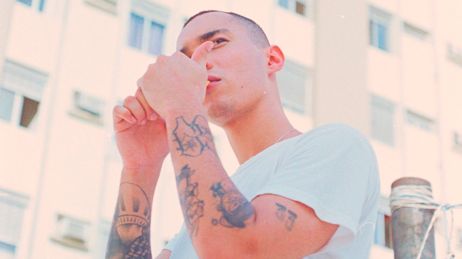 Jean Tassy lança "Amanhã", primeiro álbum de sua carreira solo – Prus Mano